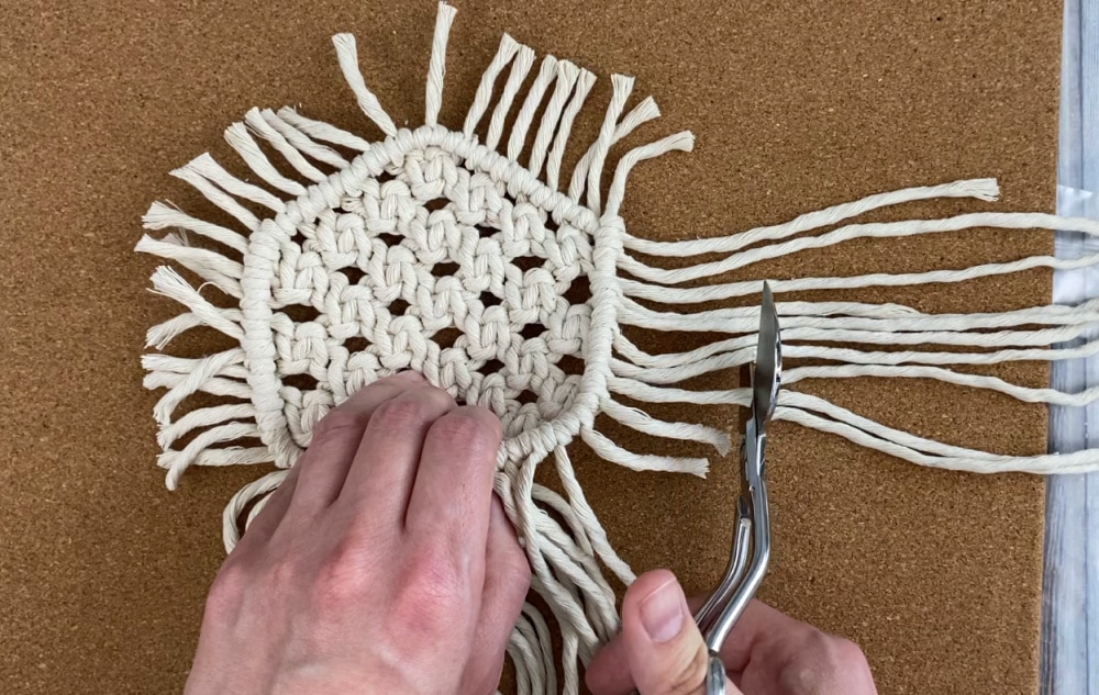 Hexagon Macrame Mug Coasters // Free Pattern + Video | Marching North