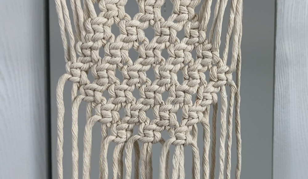 Hexagon Macrame Mug Coasters // Free Pattern + Video | Marching North