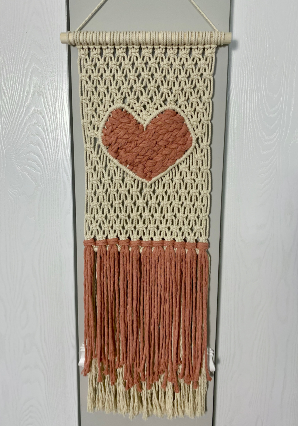 Super Sweet Heart Macrame Wall Hanging | Free Pattern & Tutorial!
