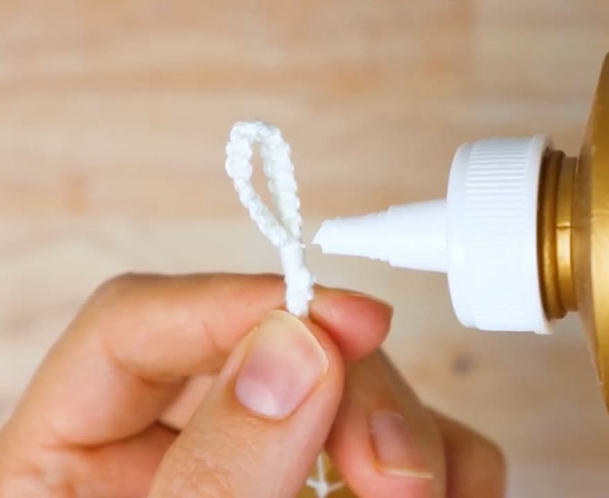 How to Wrap a Stone with Macrame Netting (Tutorial & Video!)