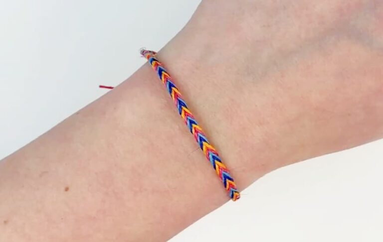 6 Easy Friendship Bracelet Patterns (Tutorials & Videos!) | Marching North
