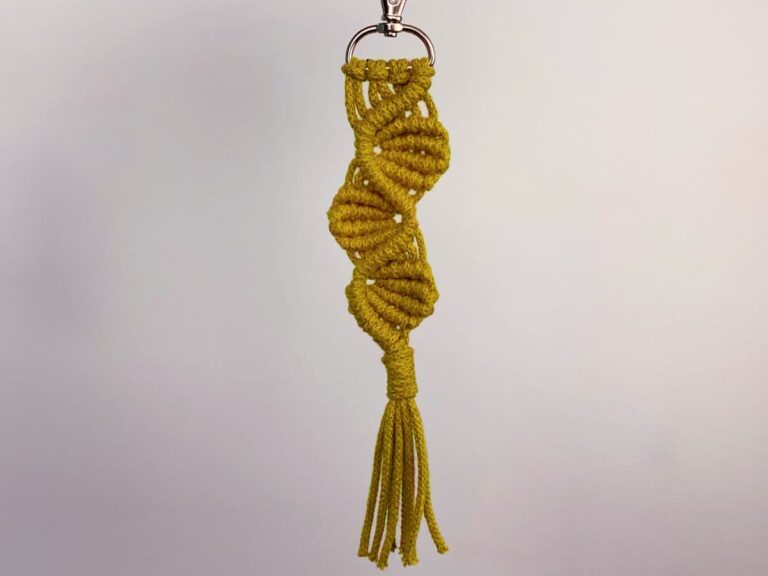 17 Free Macrame Keychain Patterns (For Beginners) | Marching North
