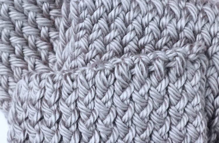 How to Knit a Scarf on a Long Loom (Easy Tutorial for Beginners ...