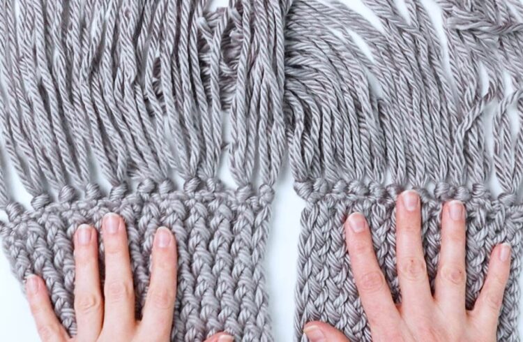 How to Knit a Scarf on a Long Loom (Easy Tutorial for Beginners ...