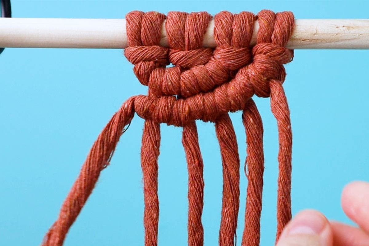 DIY Macrame Sunflower Wall Hanging (Tutorial & Video!) | Marching North