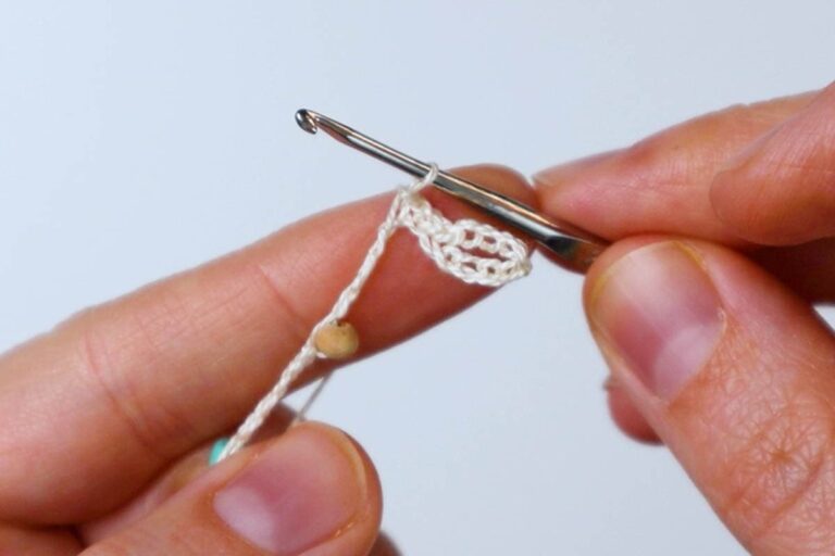 Easy Beaded Crochet Necklace (Free Pattern & Video Tutorial ...