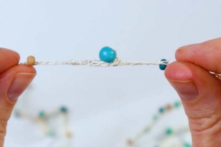 Easy Beaded Crochet Necklace (Free Pattern & Video Tutorial ...