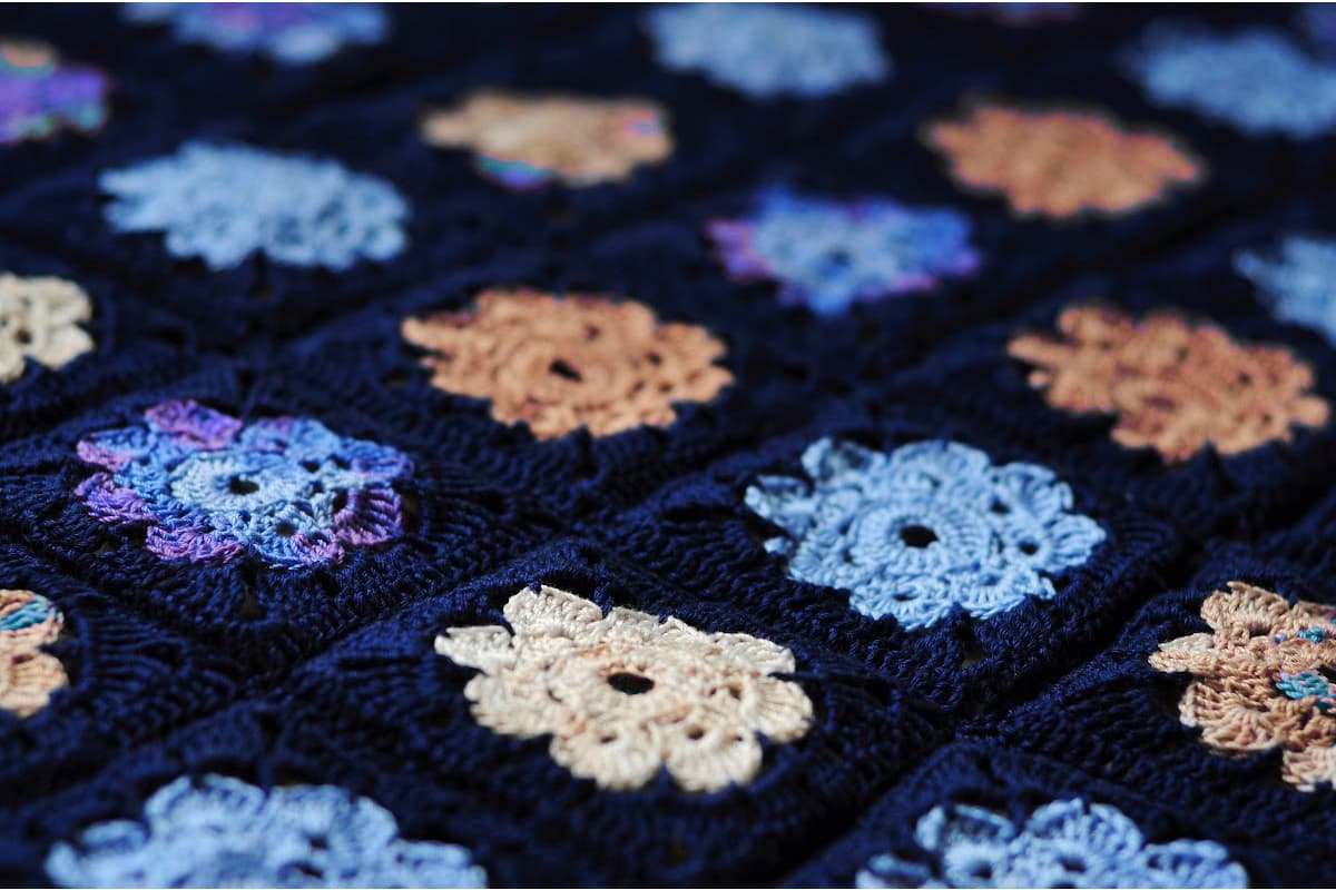 How to Crochet a Classic Granny Square for Beginners (Step by Step ...