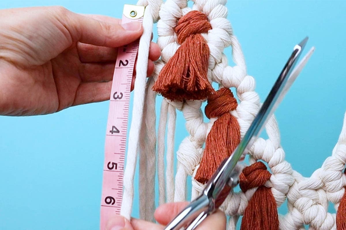 DIY Boho Macrame Wall Hanging with Tassels (Free Pattern!) | Marching North