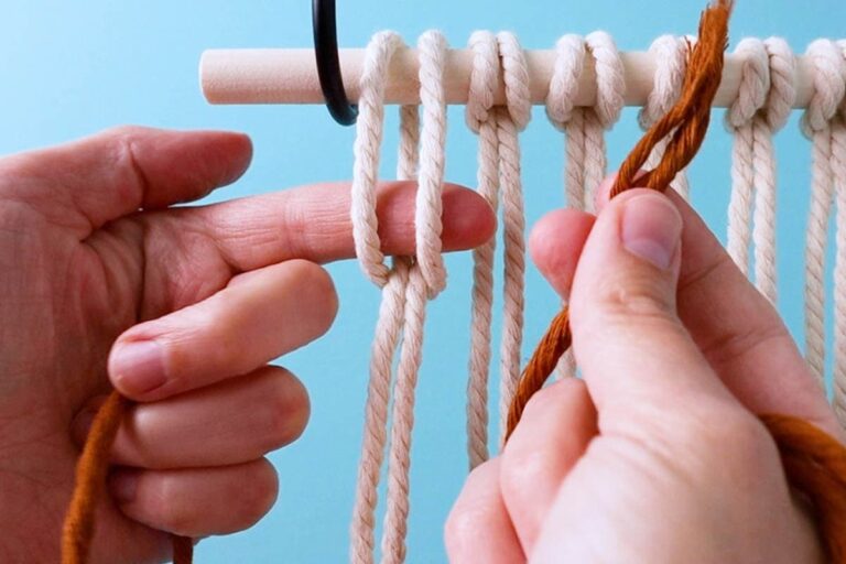 Easy & Colorful Macrame Wall Hanging (Free Pattern and Tutorial ...