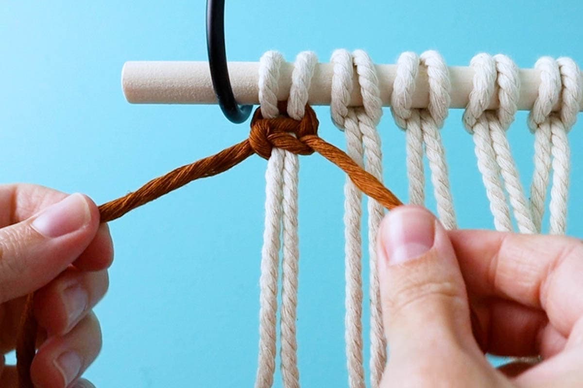 Easy & Colorful Macrame Wall Hanging (Free Pattern and Tutorial ...