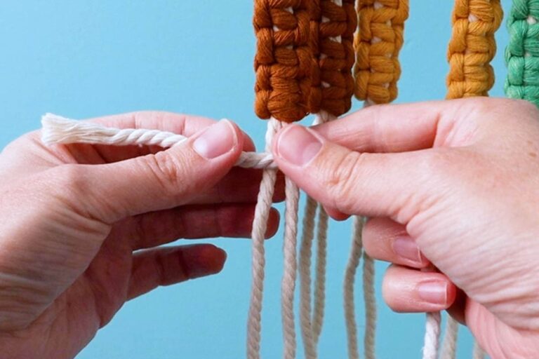 Easy & Colorful Macrame Wall Hanging (Free Pattern and Tutorial ...