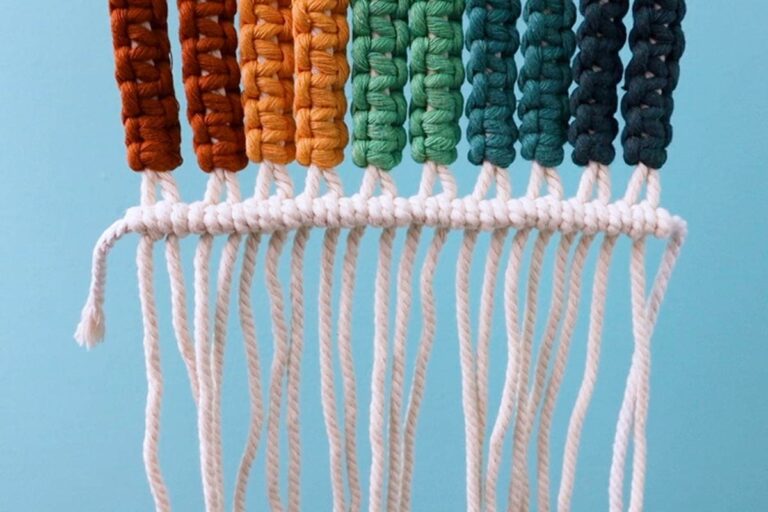 Easy & Colorful Macrame Wall Hanging (Free Pattern and Tutorial ...