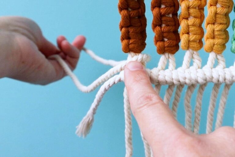 Easy & Colorful Macrame Wall Hanging (Free Pattern and Tutorial ...