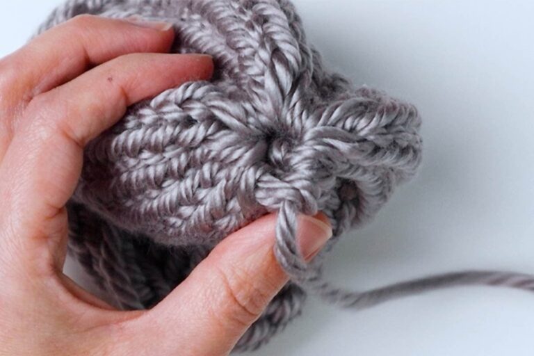 Easiest Loom Knit Baby Hat (Free Pattern!) | Marching North