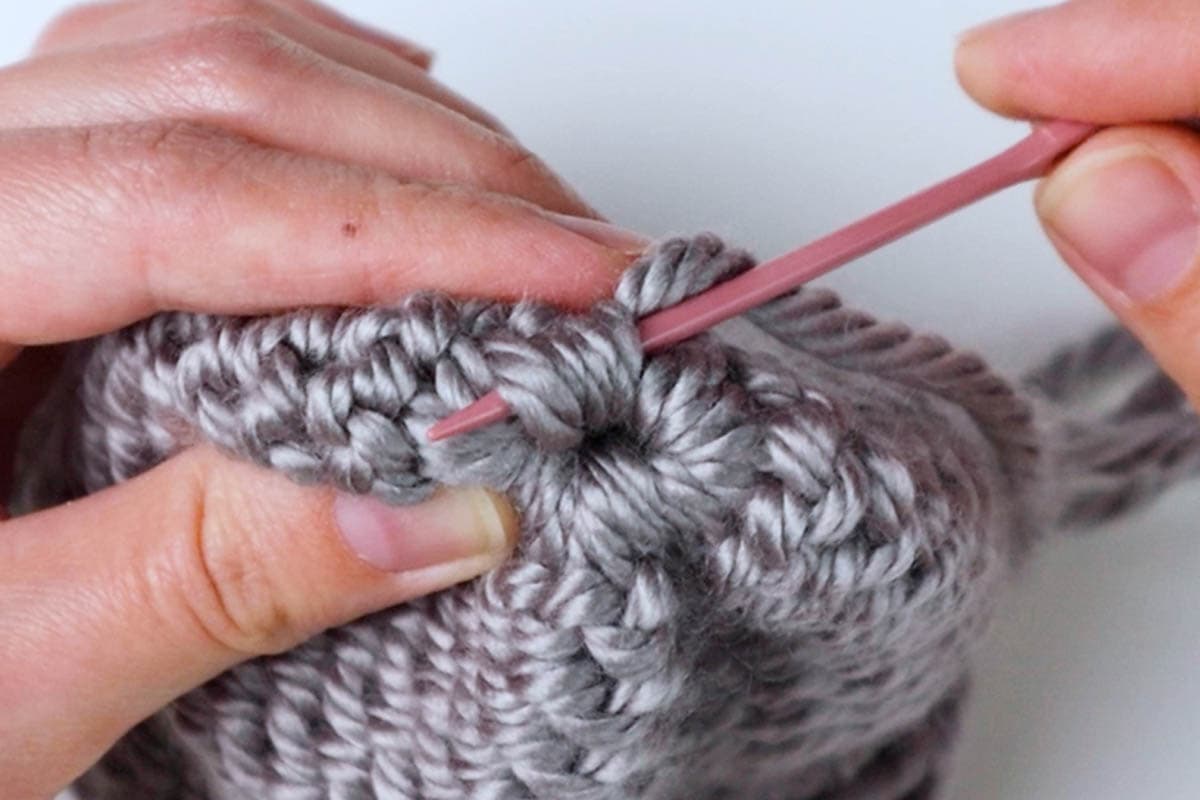 Easiest Loom Knit Baby Hat (Free Pattern!) | Marching North