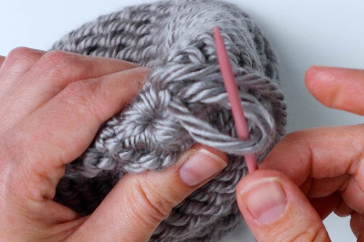 Easiest Loom Knit Baby Hat (Free Pattern!) | Marching North