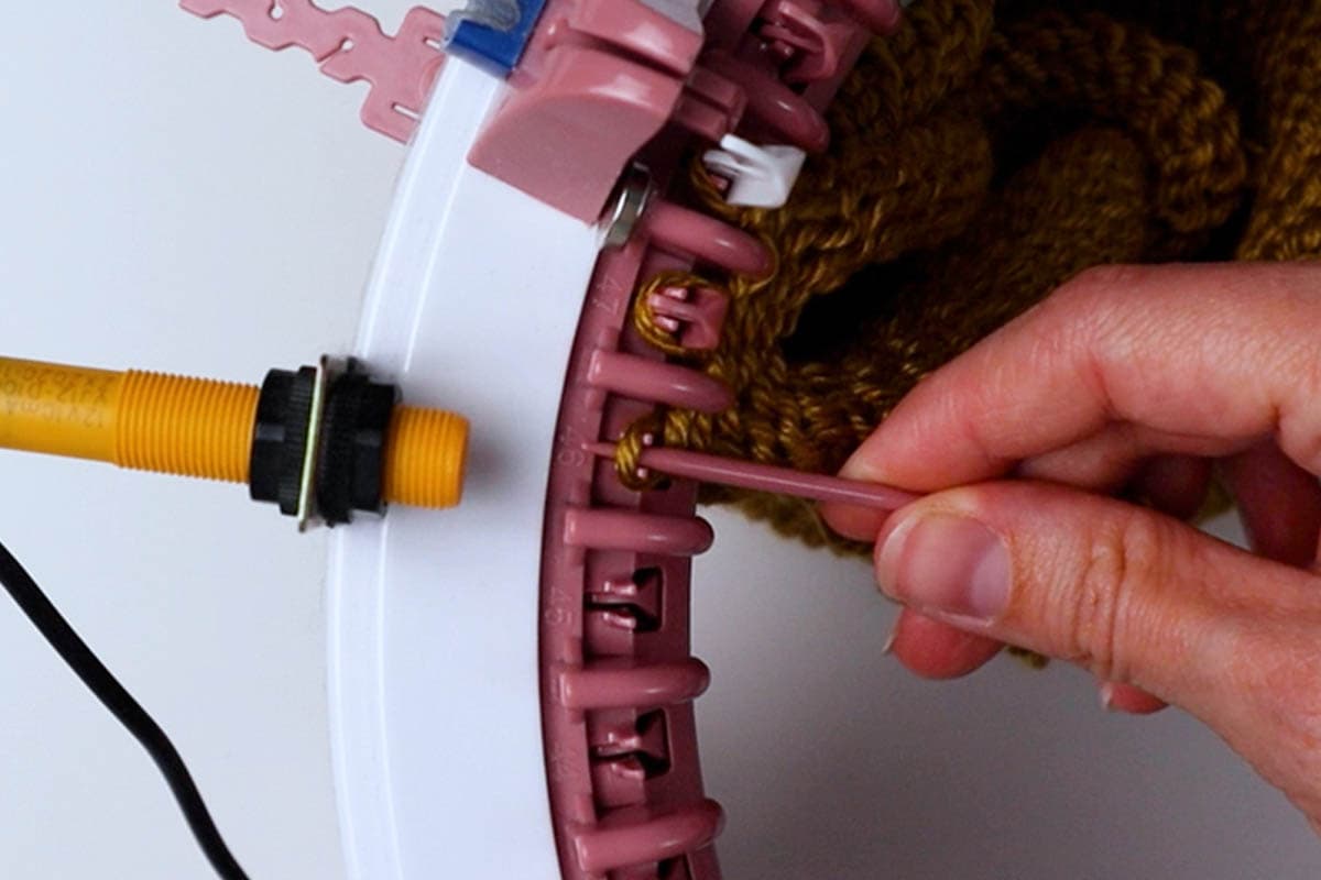 Easiest Knitting Machine Beanie Hat Pattern (Sentro, Jamit, or Addi ...