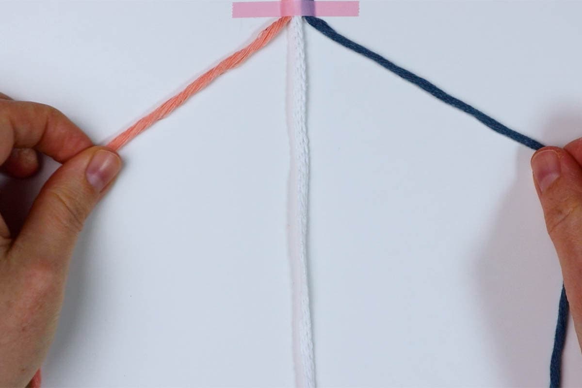 How to Make a 2 Color Macrame Square Knot Bracelet (Reversible ...