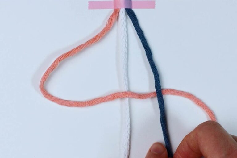 How to Make a 2 Color Macrame Square Knot Bracelet (Reversible ...