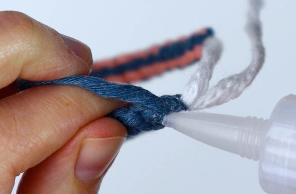 How to Make a 2 Color Macrame Square Knot Bracelet (Reversible ...