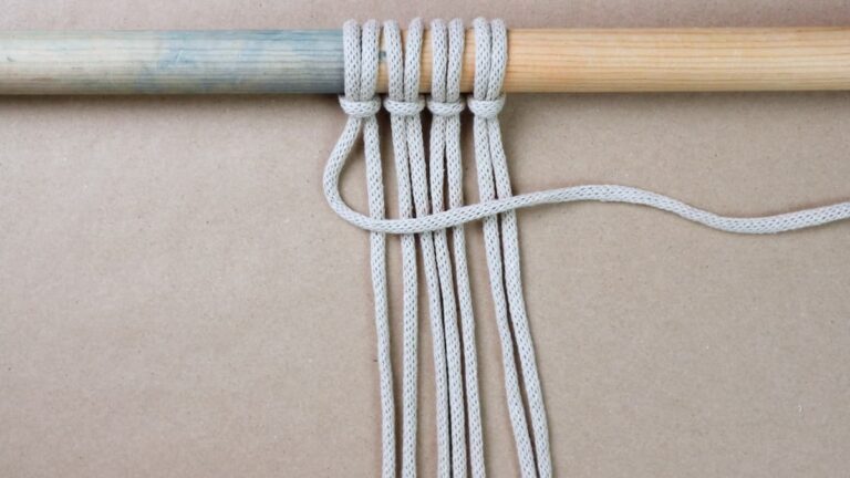 Learn 17 Basic Macrame Knots (+ PDF Guide for Beginners!) | Marching North