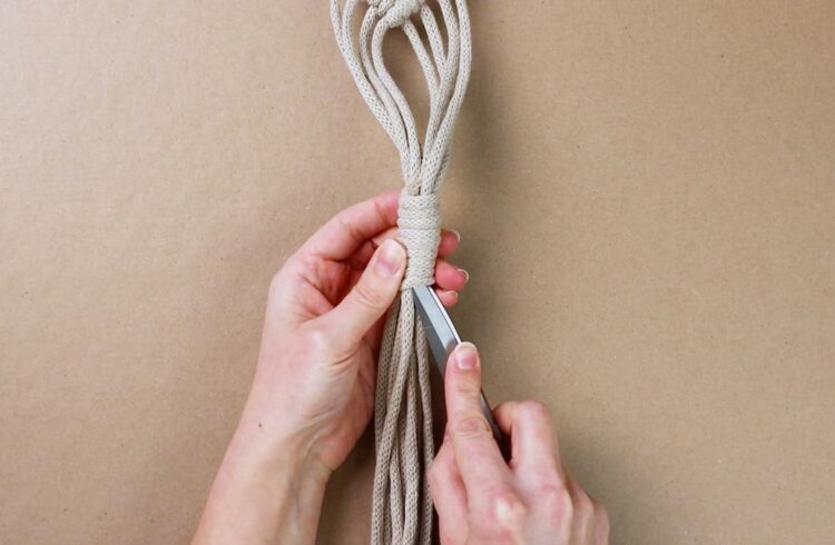 Learn 17 Basic Macrame Knots (+ PDF Guide for Beginners!) | Marching North