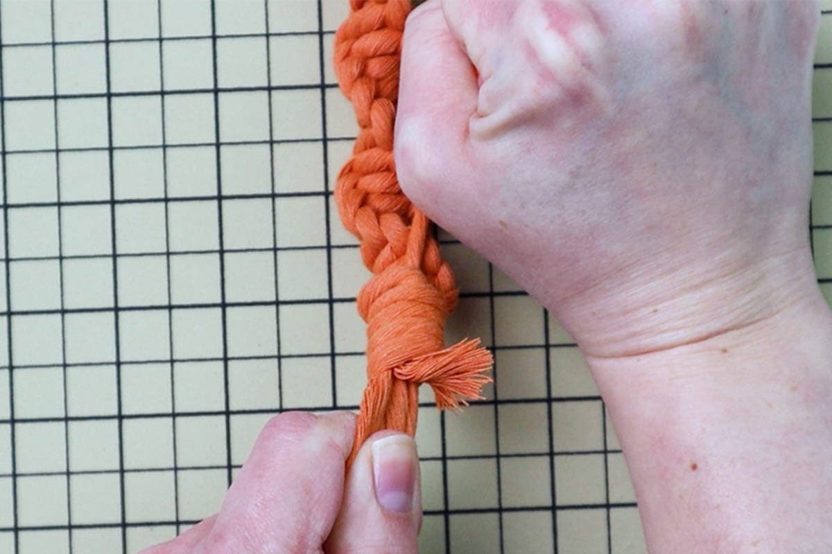 Easy DIY Spiral Macrame Keychain (Free Pattern!) | Marching North