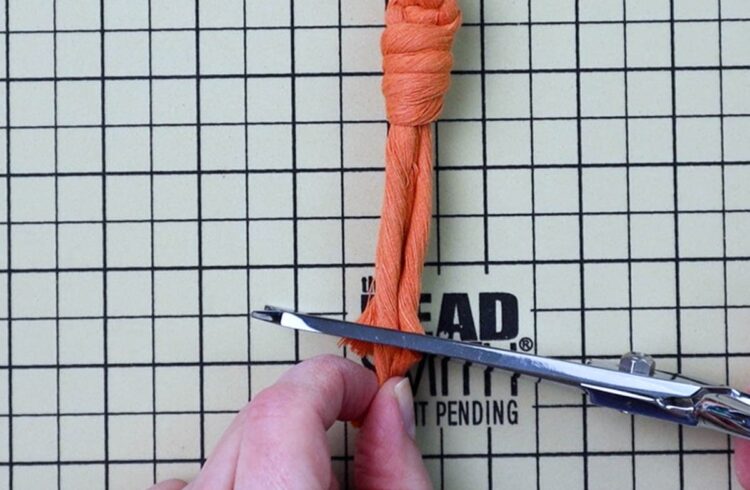 Easy DIY Spiral Macrame Keychain (Free Pattern!) | Marching North