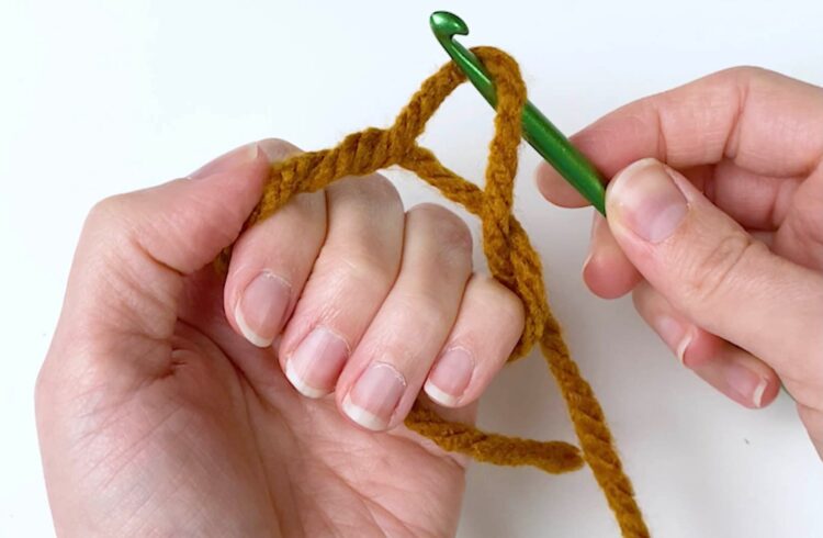 Super EASY magic ring (magic circle) crochet tutorial! | Marching North