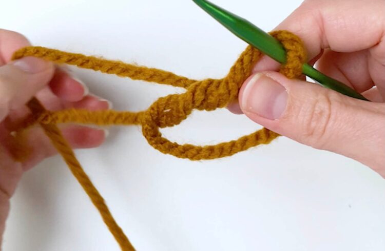 Super EASY magic ring (magic circle) crochet tutorial! | Marching North