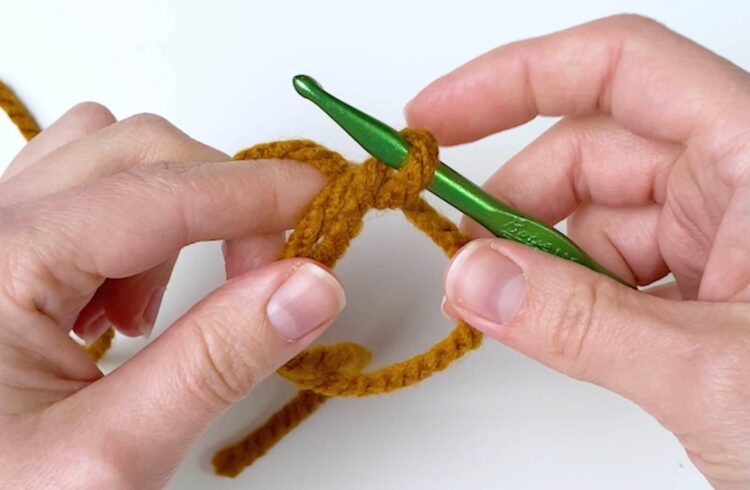 Super EASY magic ring (magic circle) crochet tutorial! | Marching North
