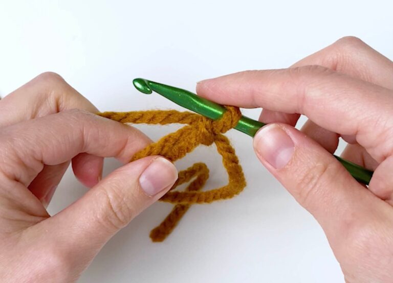 Super EASY magic ring (magic circle) crochet tutorial! | Marching North