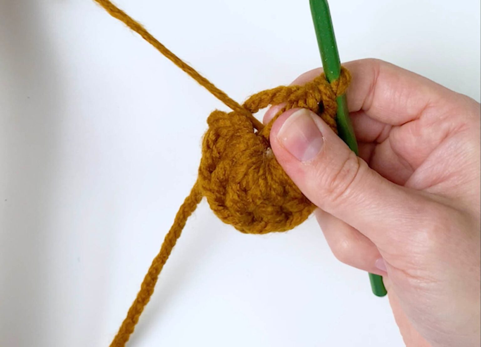 Super EASY magic ring (magic circle) crochet tutorial! | Marching North