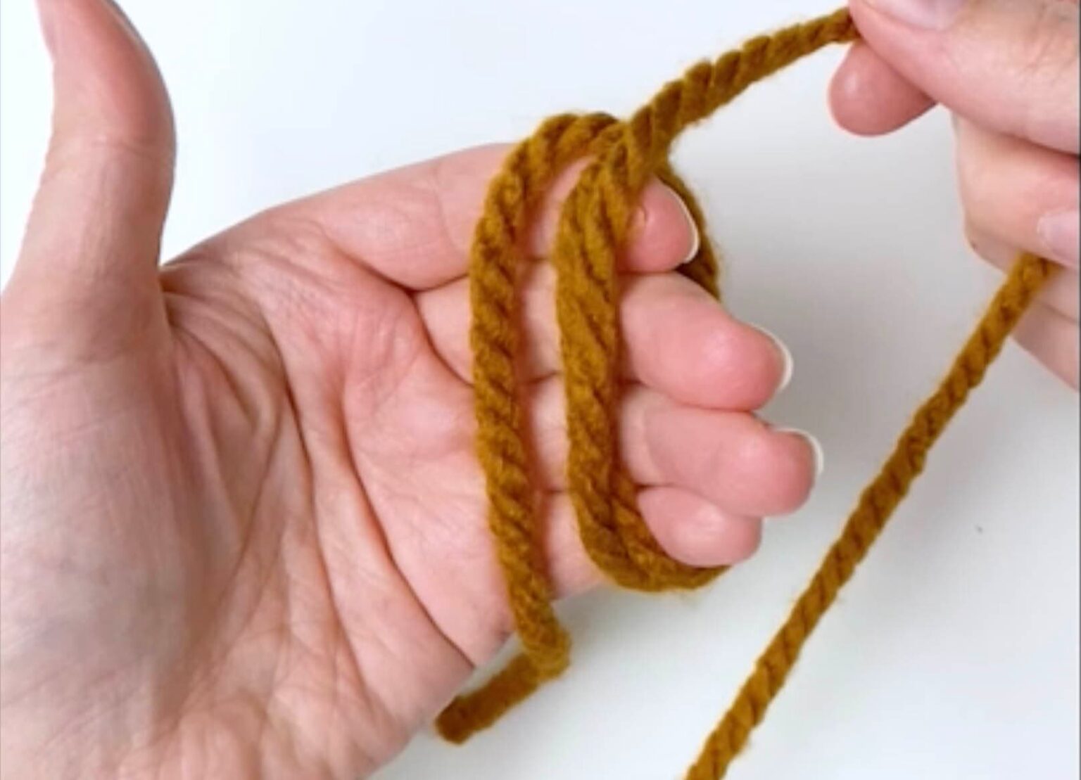 Super EASY magic ring (magic circle) crochet tutorial! | Marching North