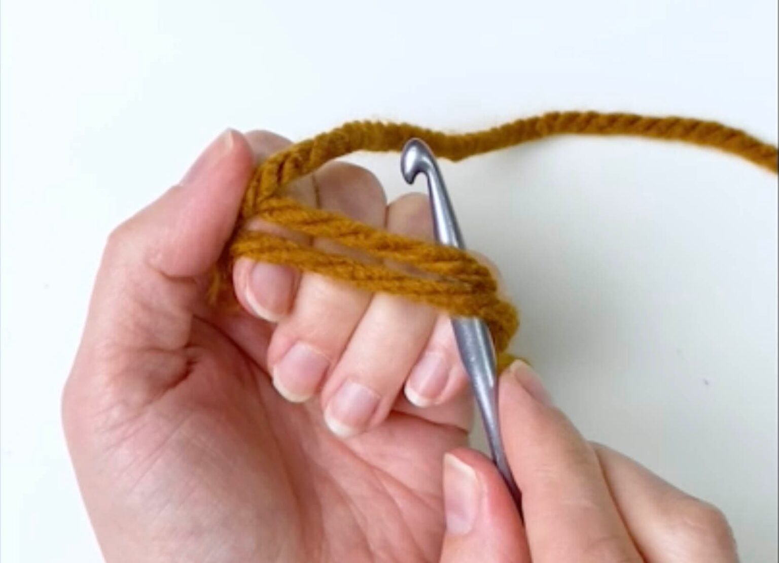 Super EASY magic ring (magic circle) crochet tutorial! | Marching North