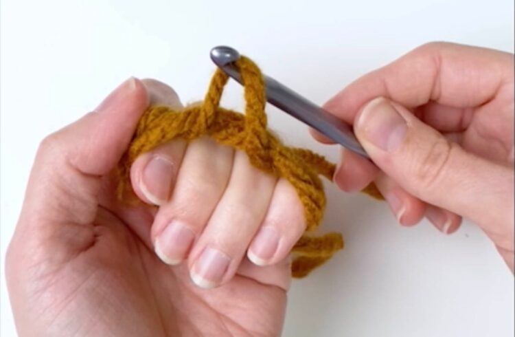 Super EASY magic ring (magic circle) crochet tutorial! | Marching North