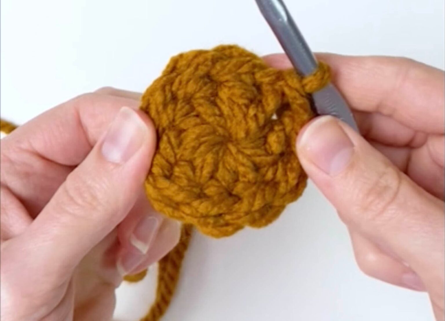 Super EASY magic ring (magic circle) crochet tutorial! | Marching North
