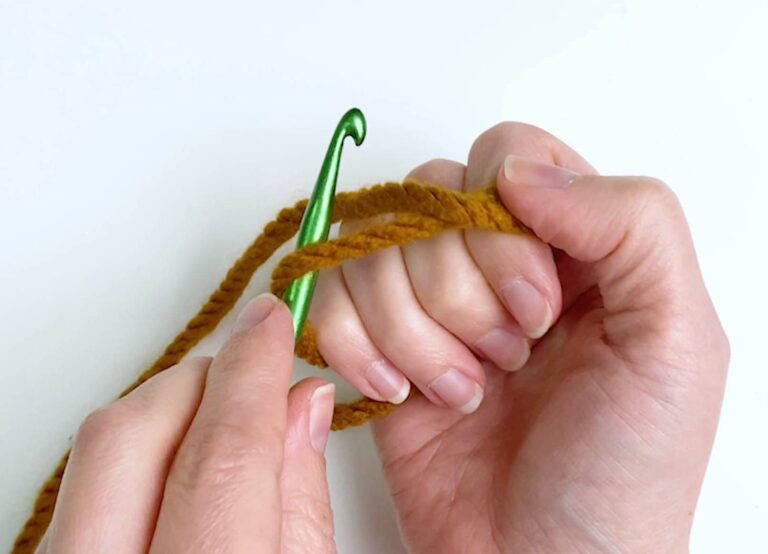 Super EASY magic ring (magic circle) crochet tutorial! | Marching North