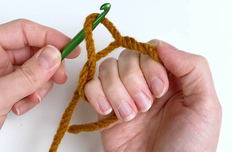 Super EASY magic ring (magic circle) crochet tutorial! | Marching North