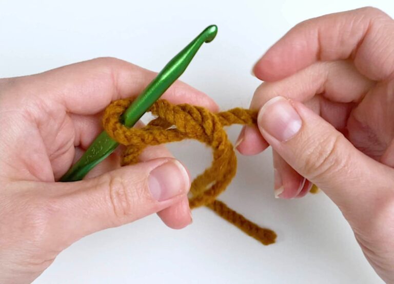 Super EASY magic ring (magic circle) crochet tutorial! | Marching North