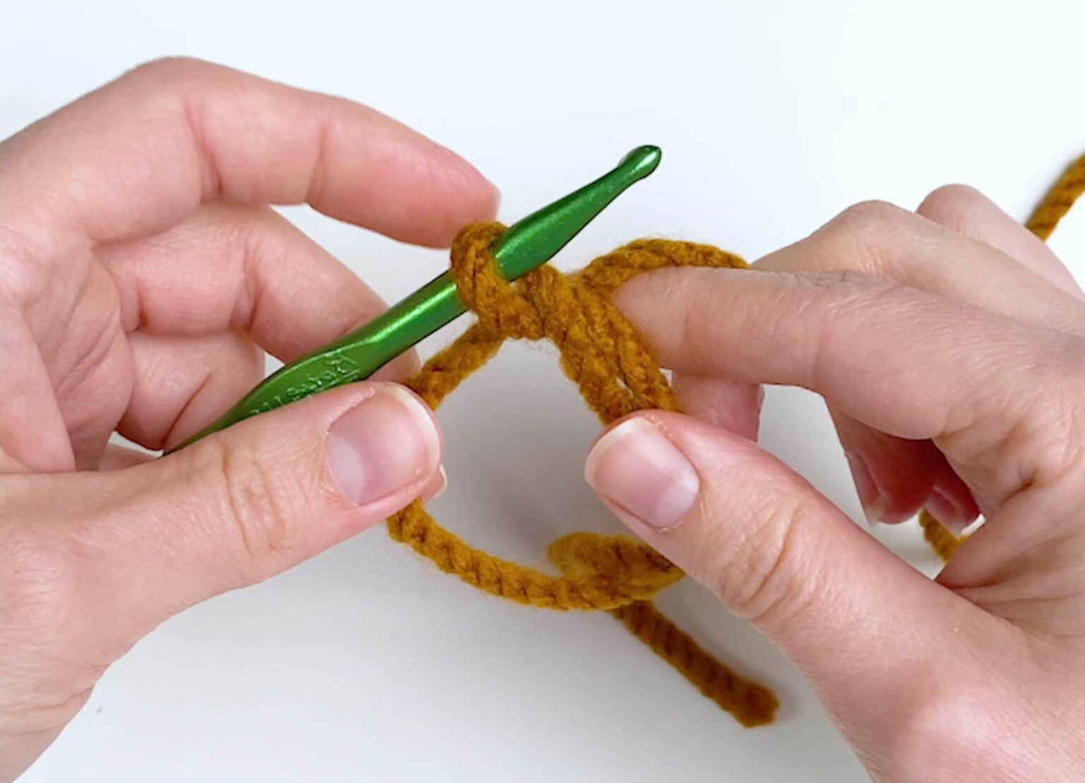 Super EASY magic ring (magic circle) crochet tutorial! | Marching North