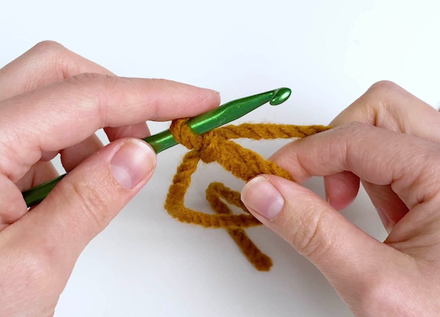 Super EASY magic ring (magic circle) crochet tutorial! | Marching North