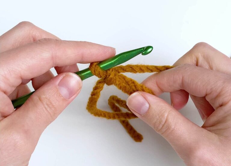 Super EASY magic ring (magic circle) crochet tutorial! | Marching North