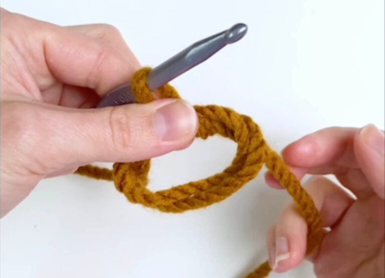 Super EASY magic ring (magic circle) crochet tutorial! | Marching North