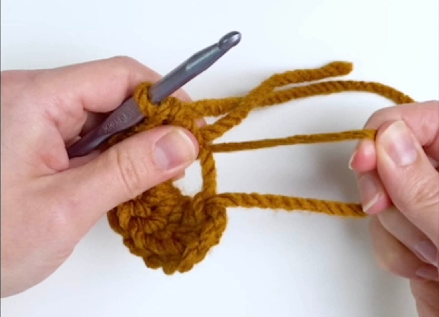 Super EASY magic ring (magic circle) crochet tutorial! | Marching North