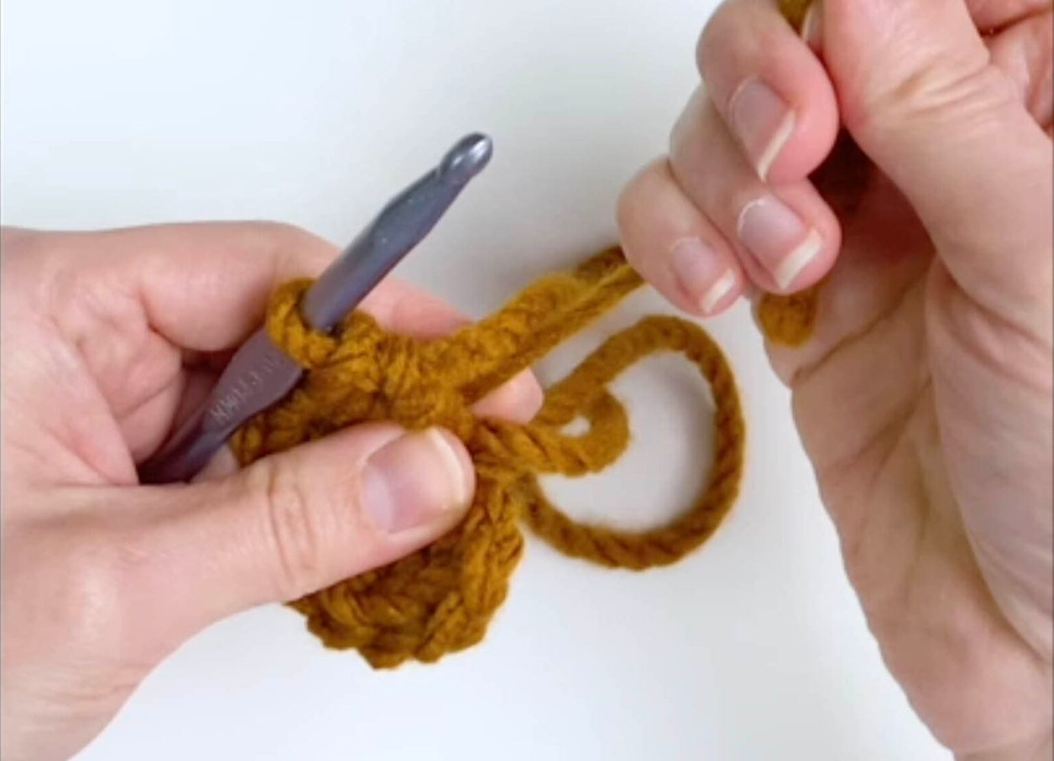 Super EASY magic ring (magic circle) crochet tutorial! | Marching North