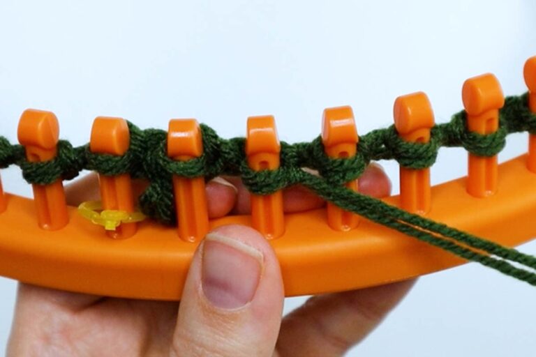 Easy Ribbed Loom Knit Beanie (Tutorial for Beginners!) | Marching North