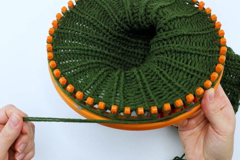 Easy Ribbed Loom Knit Beanie (Tutorial for Beginners!) | Marching North