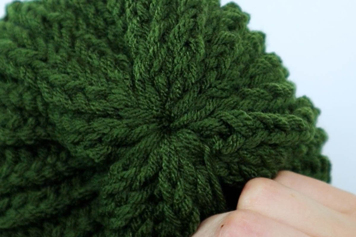 Easy Ribbed Loom Knit Beanie (Tutorial for Beginners!) | Marching North